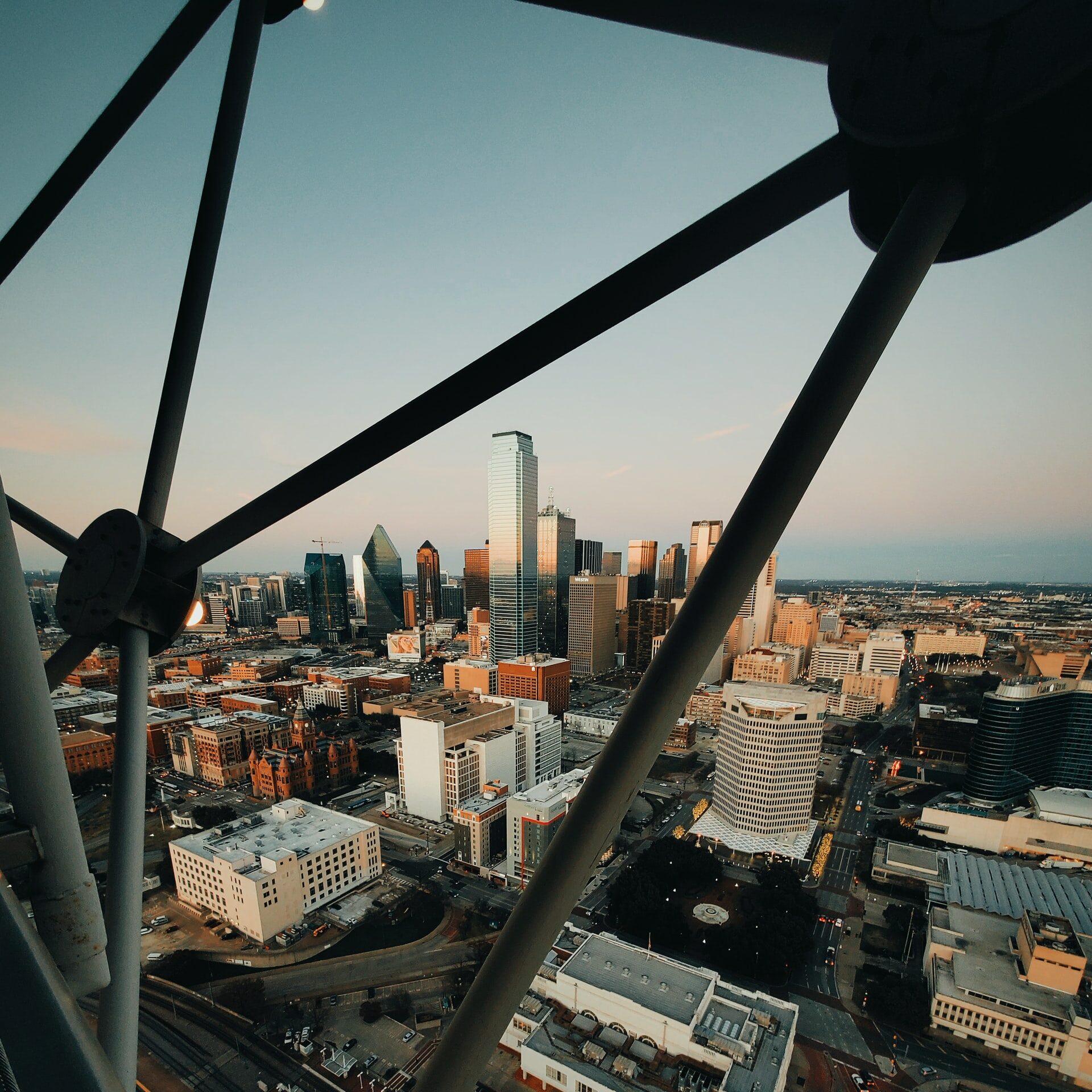 Is Dallas a Good Place to Live? 8 Pros and Cons of Living in Dallas, TX ...