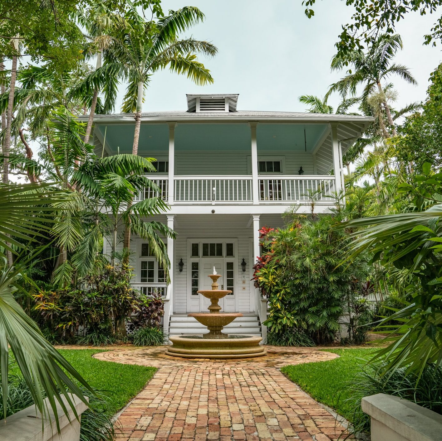 Key West vs Key Largo - 2023 Detailed Comparison Guide