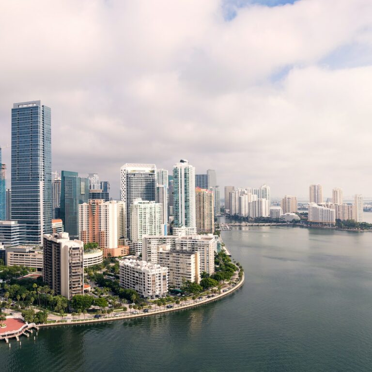 Miami vs Miami Beach - What’s the Difference in 2023? (Explained)