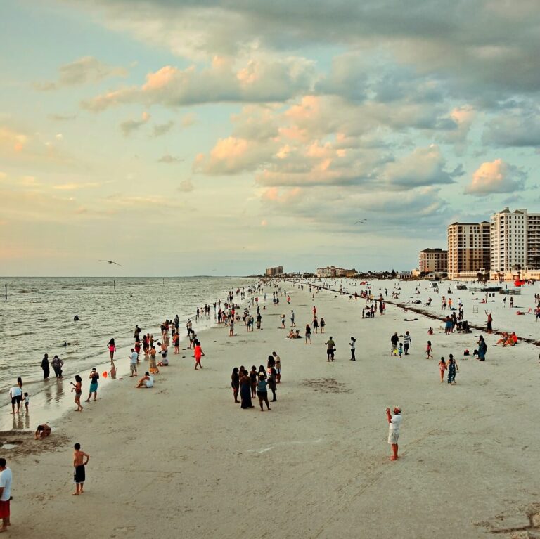 8 Best Walkable Beach Towns in Florida in 2026 - Enjoy Without a Car
