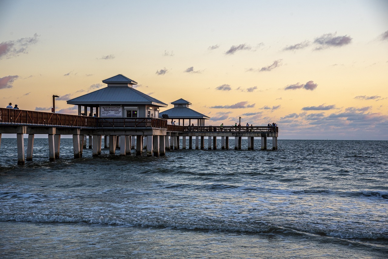 12 Best Florida Boardwalks in 2024 - Cute Beach Towns with Boardwalks
