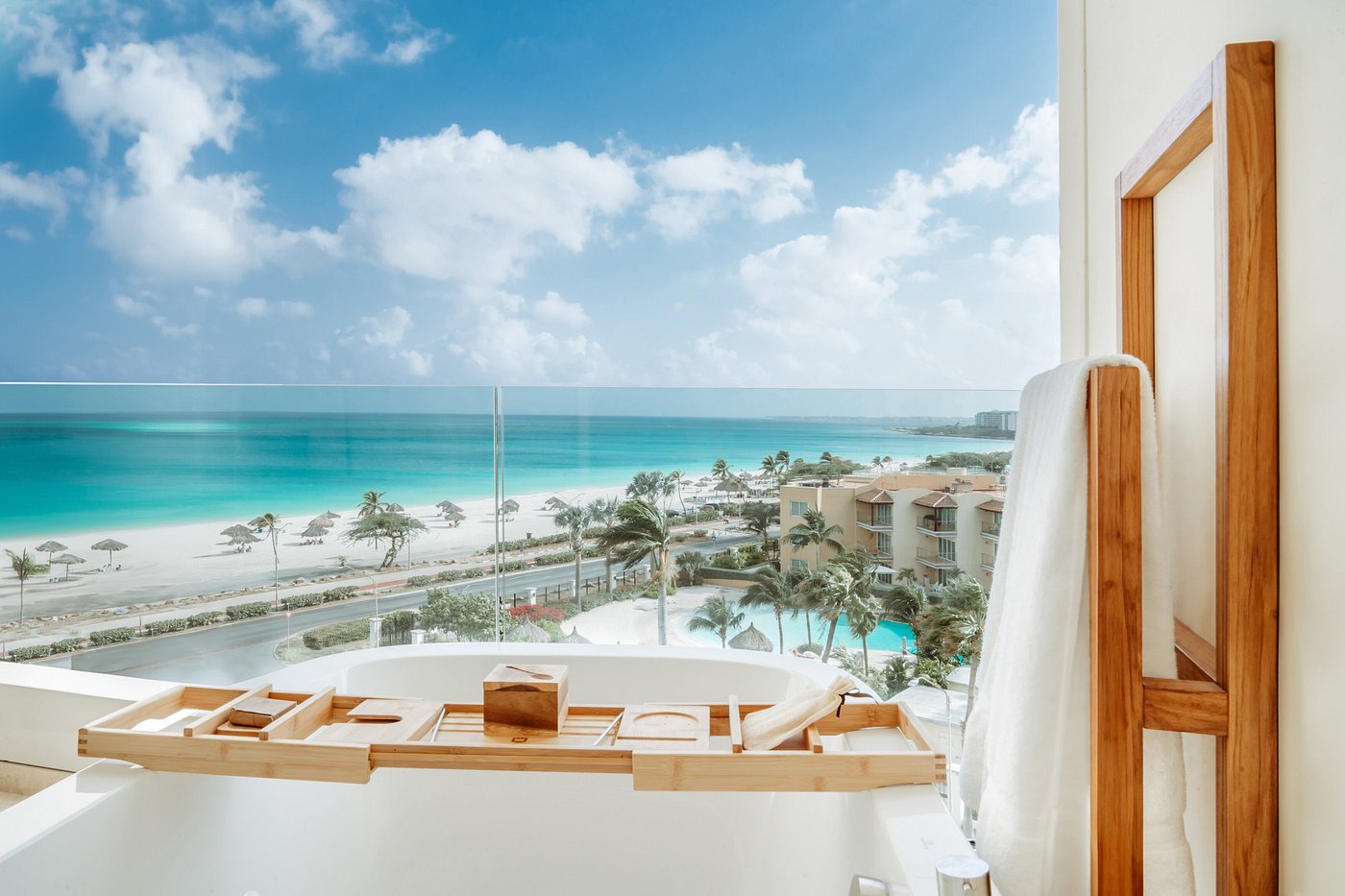 The 6 Best 5-Star Resorts in Aruba in 2026 | Pure Luxury