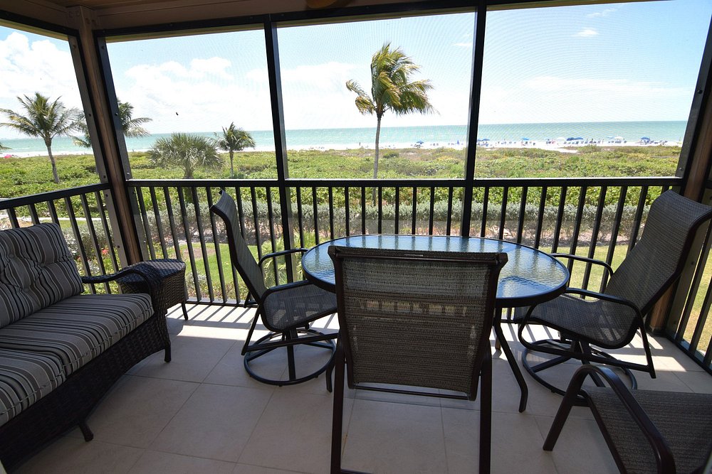The 7 Best Sanibel Island Resorts on the Beach | Right on the Sand