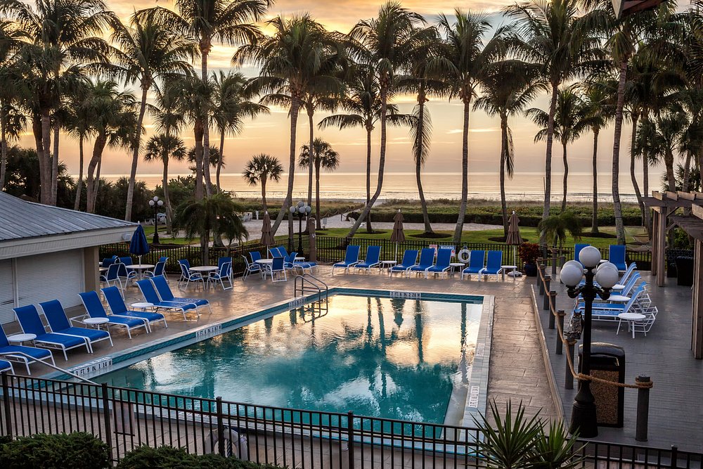 The 7 Best Sanibel Island Resorts on the Beach | Right on the Sand