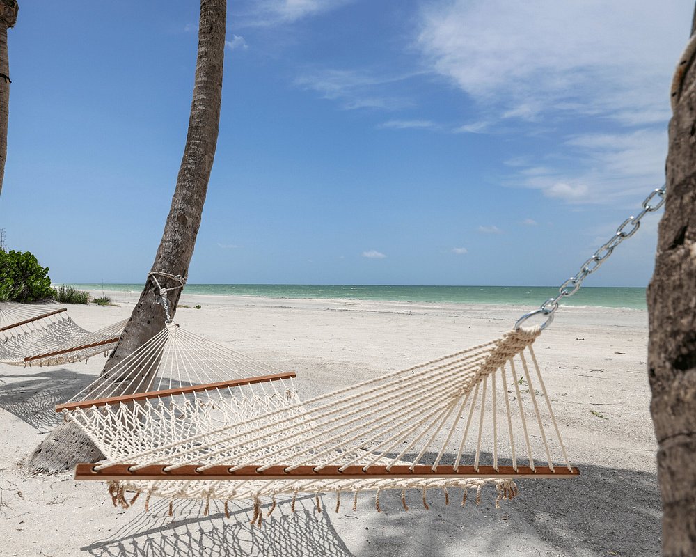 The 7 Best Sanibel Island Resorts on the Beach | Right on the Sand