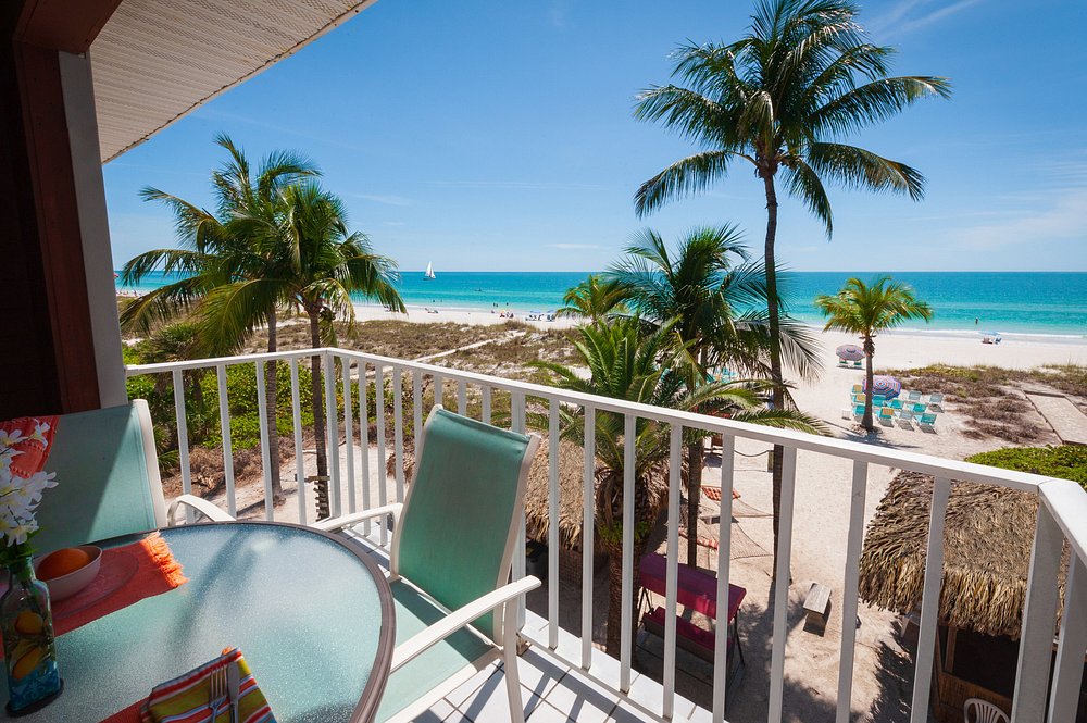 The 6 Best Anna Maria Island Resorts on Beach | Right on the Sand