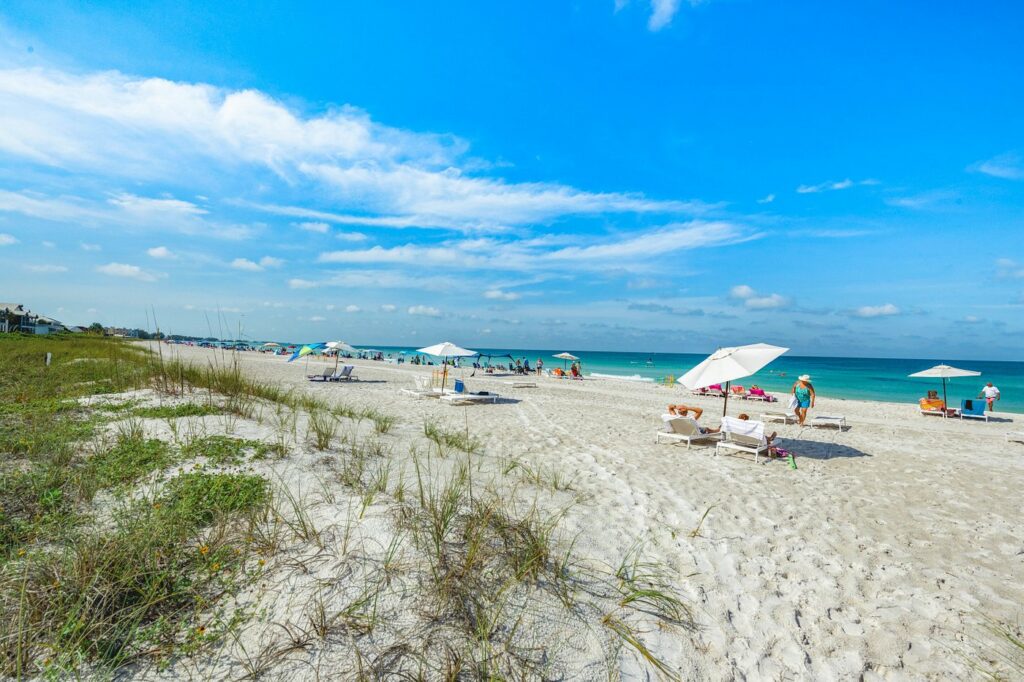 The 6 Best Anna Maria Island Resorts on Beach | Right on the Sand