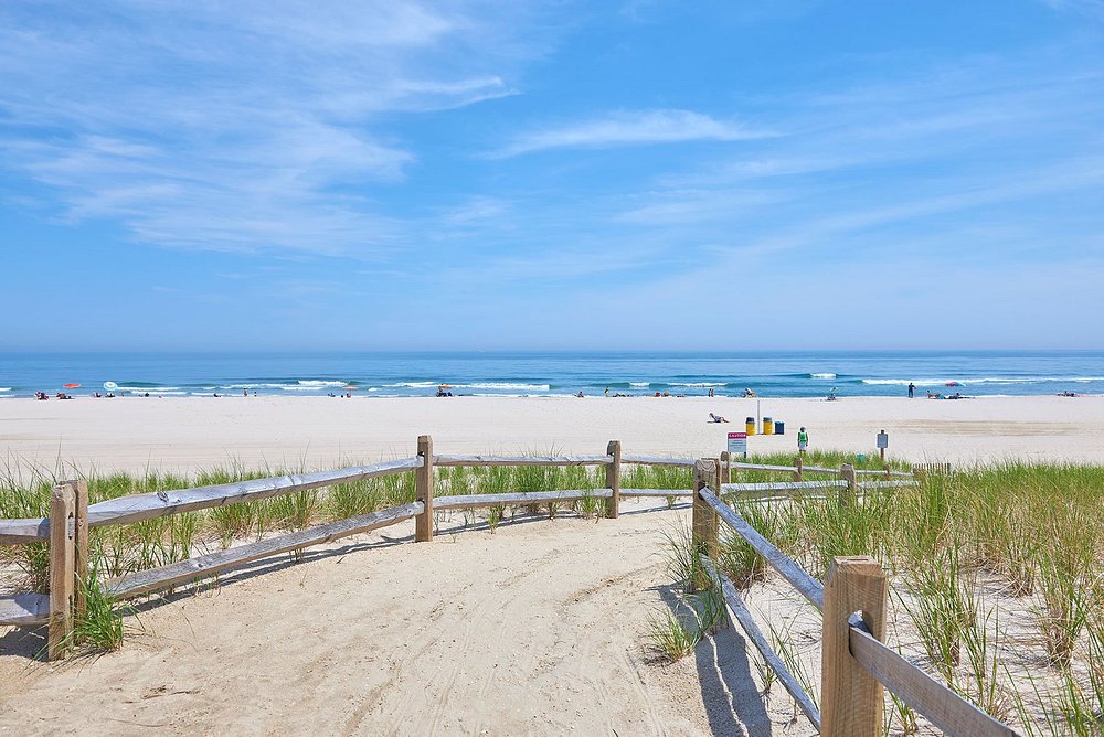 The 8 Best Resorts in Long Beach Island NJ | Right on the Sand