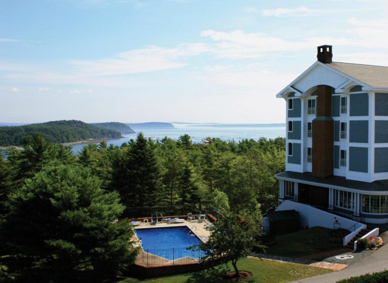 The 8 Best Resorts in Bar Harbor Maine | Hand-Picked for 2025