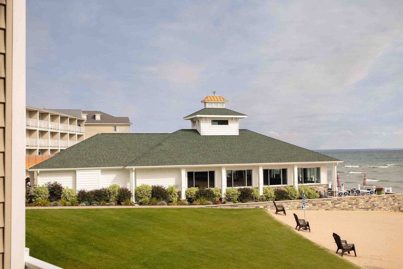 The 7 Best Beach Resorts in Michigan | Right on the Beachfront & Sand