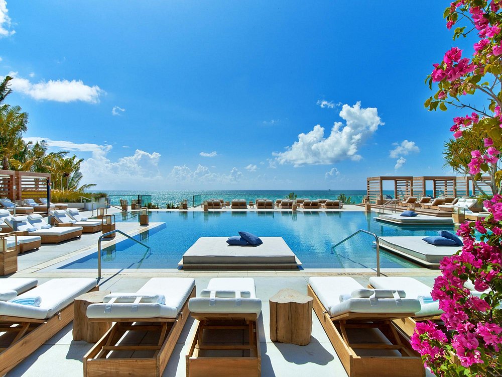 The 8 Best Luxury Resorts in Florida | Hand-Picked for 2026