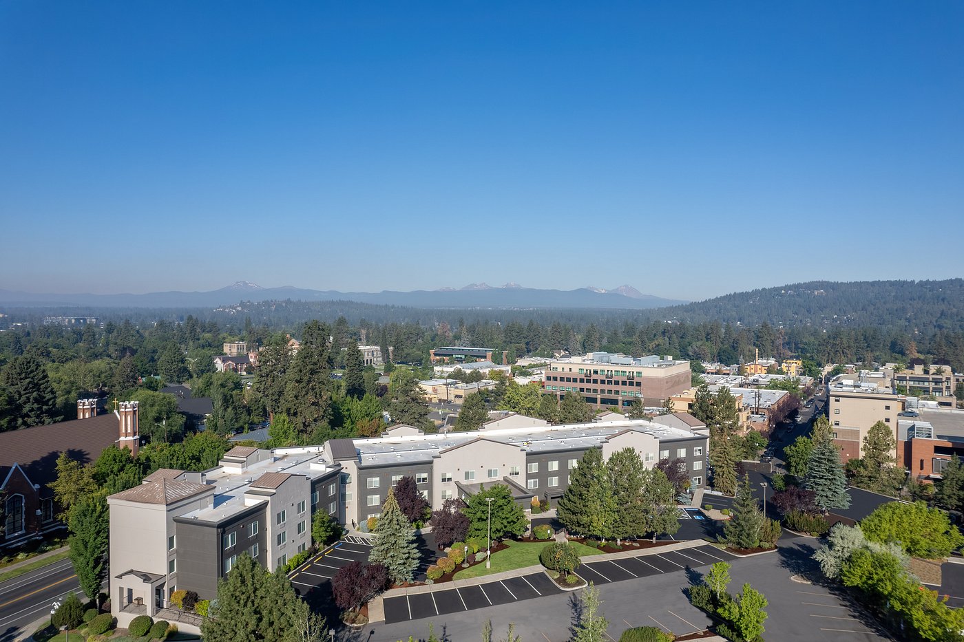 The 8 Best Resorts in Bend, Oregon | Hand-Picked for 2025