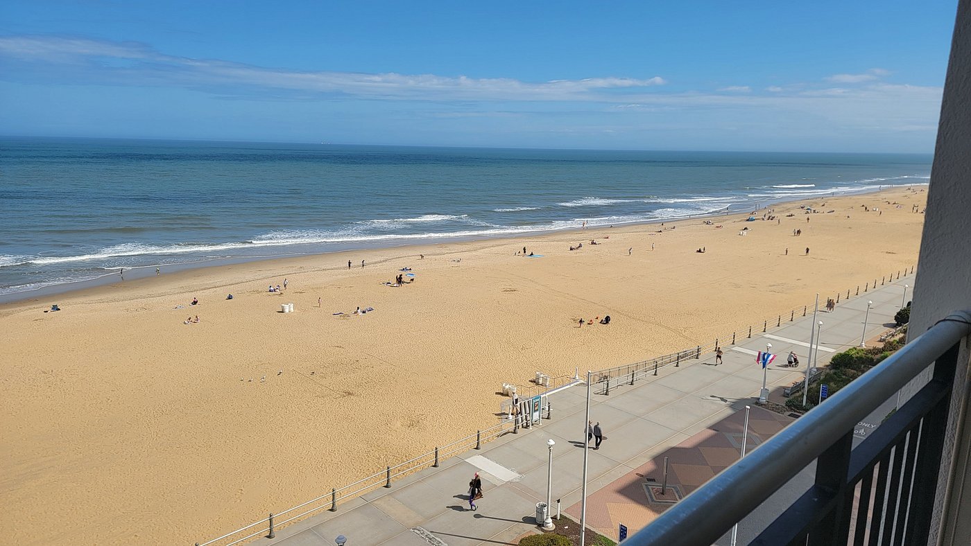 8 Best Beachfront Resorts in Virginia Beach | Right on the Sand