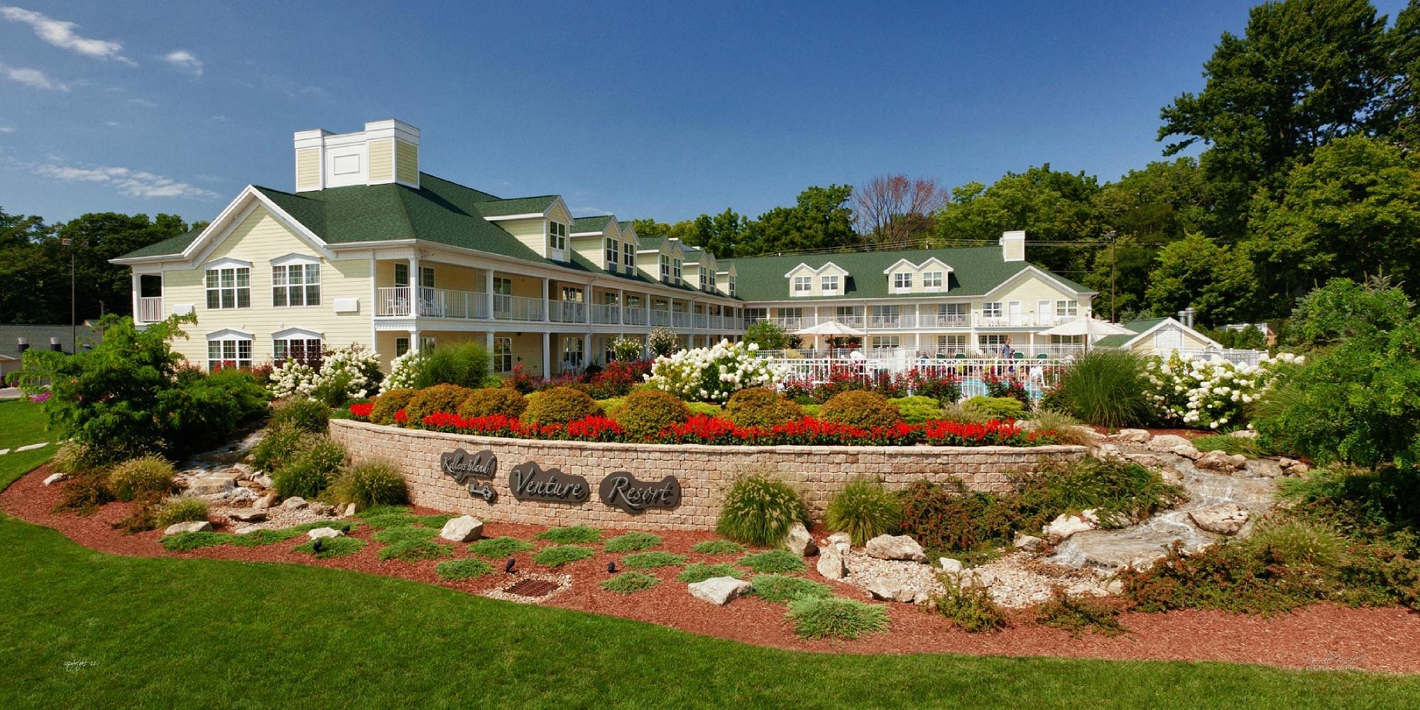 The 8 Best Resorts on Lake Erie | Hand-Picked for 2025