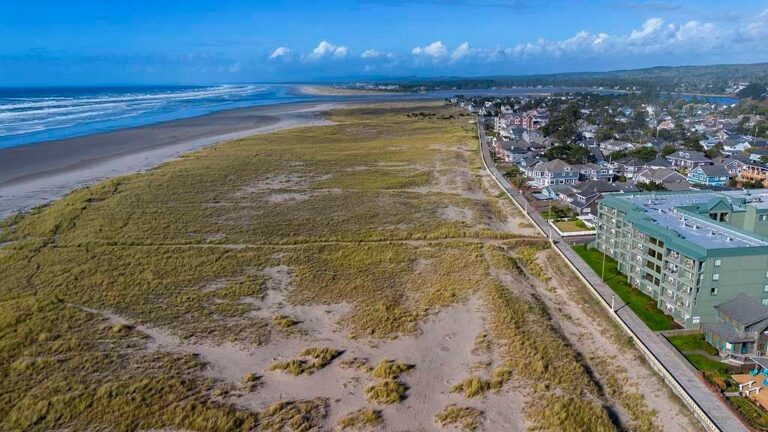 The 8 Best Resorts in Seaside, Oregon | Right on the Sand in 2026