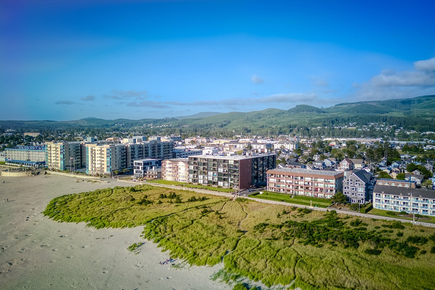The 8 Best Resorts in Seaside, Oregon | Right on the Sand in 2026