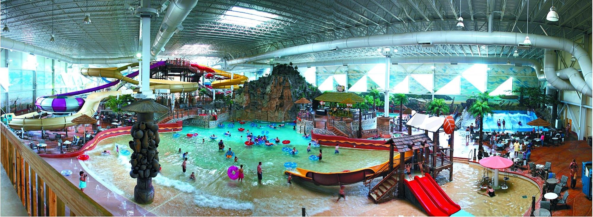8 Best Water Park Resorts in Wisconsin Dells | Slides & Lazy Rivers in 2025