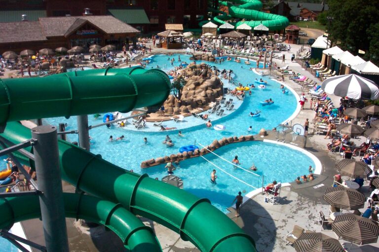 7 Best Water Park Resorts in Wisconsin Dells | Slides & Lazy Rivers in 2026