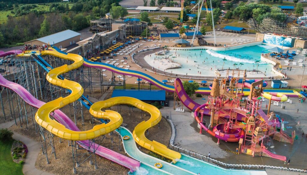 7 Best Water Park Resorts in Wisconsin Dells | Slides & Lazy Rivers in 2026